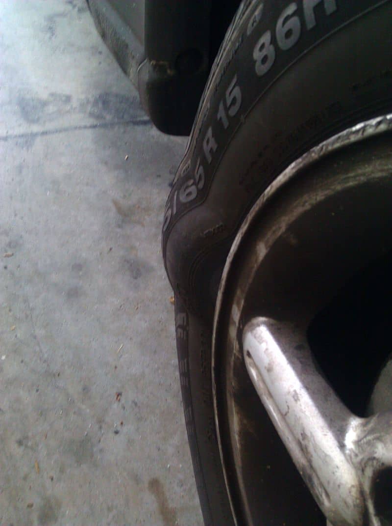 What are the Signs of Bad Tires - Causes and Possible Fixes - Motor ...
