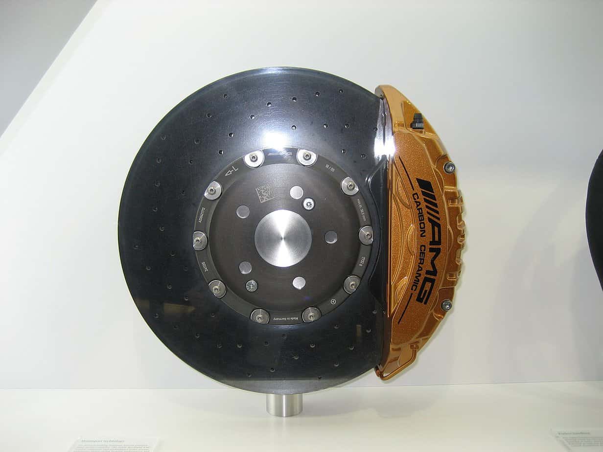 Ceramic vs. Organic Brake Pads - Which One Should You Buy for Your Car ...